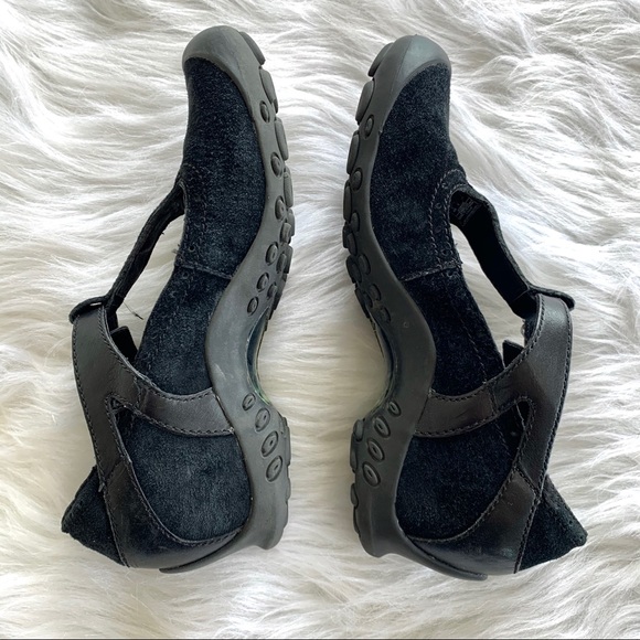 Merrell | Shoes | Merrell Black Suede T Strap Outdoor Hiking Sandals ...